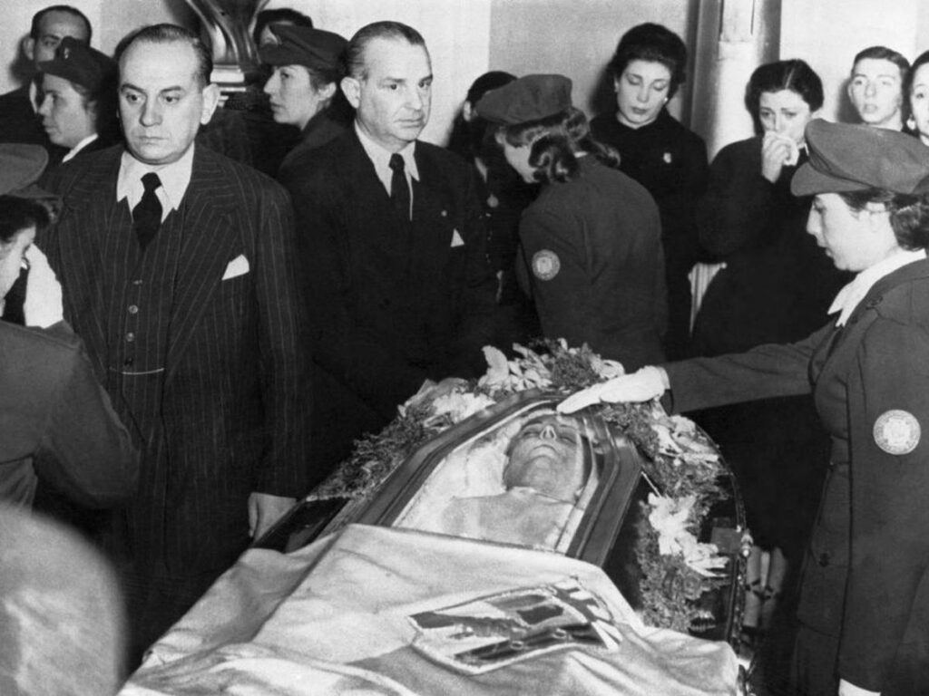La historia detrás del embalsamamiento del cadáver de Evita Perón ...